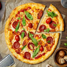 La Carni Della Casa Pizza Large - Grandiose.ae
