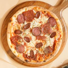 La Carni Della Casa Pizza Medium - Grandiose.ae